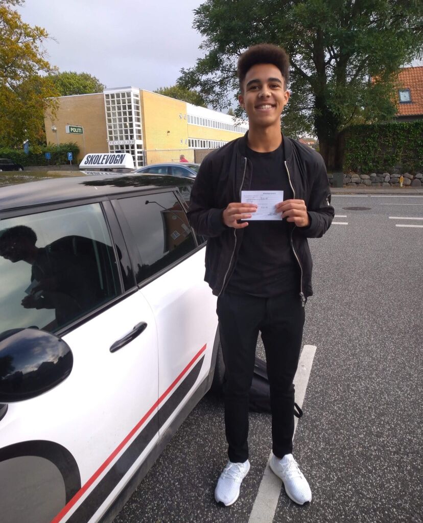 Kims Køreskole - Se vores glade elever!